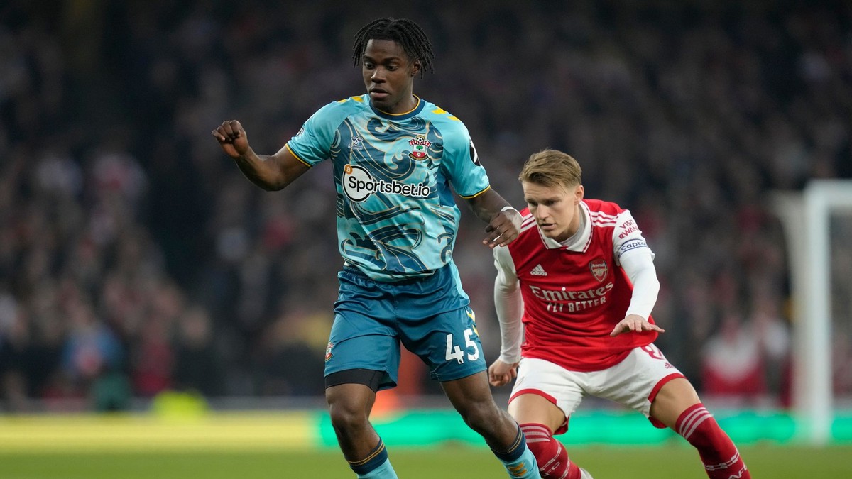 Premier League: Romeo Lavia z Chelsea si už v tejto sezóne nezahrá ...