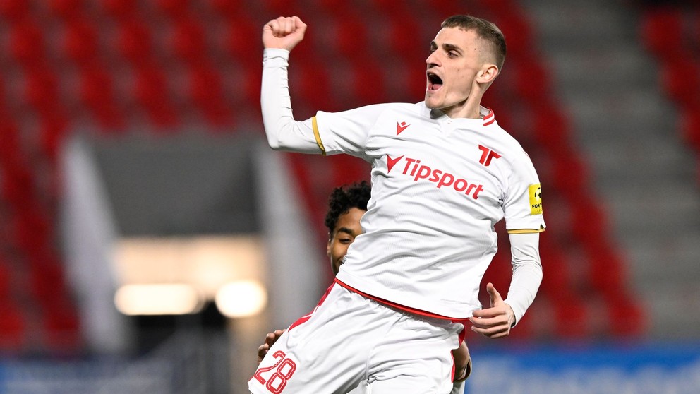 Kto je Matúš Kmeť? Calzona v ňom vidí nového Pekaríka, tréneri ho ...