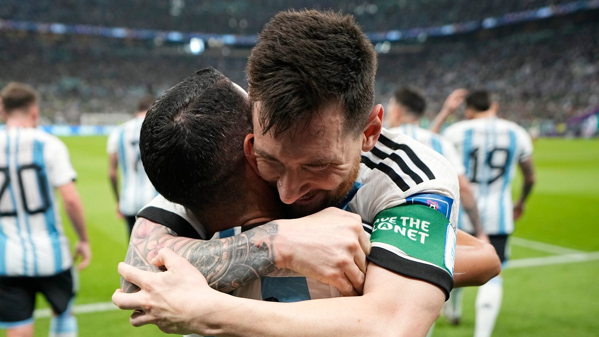 Siedmy deň na MS vo futbale 2022: Lionel Messi rozplakal svojho idola ...