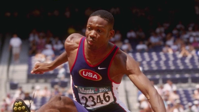 Vo veku 51 rokov zomrel bývalý americký atlét Calvin Davis | SPORTNET