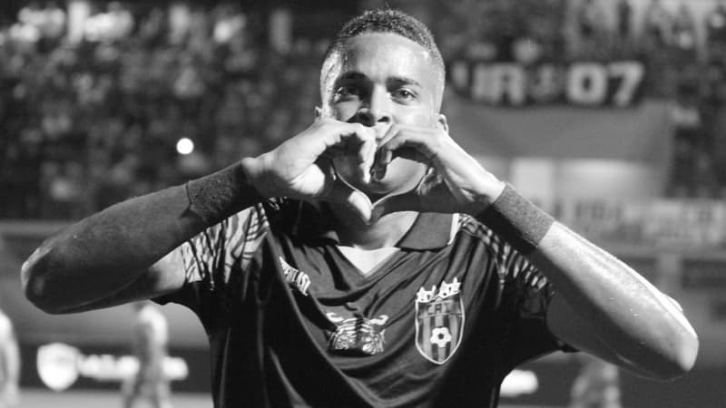 Gilberto Hernández bol panamský futbalista, vo veku 26 rokov zomrel pri ...