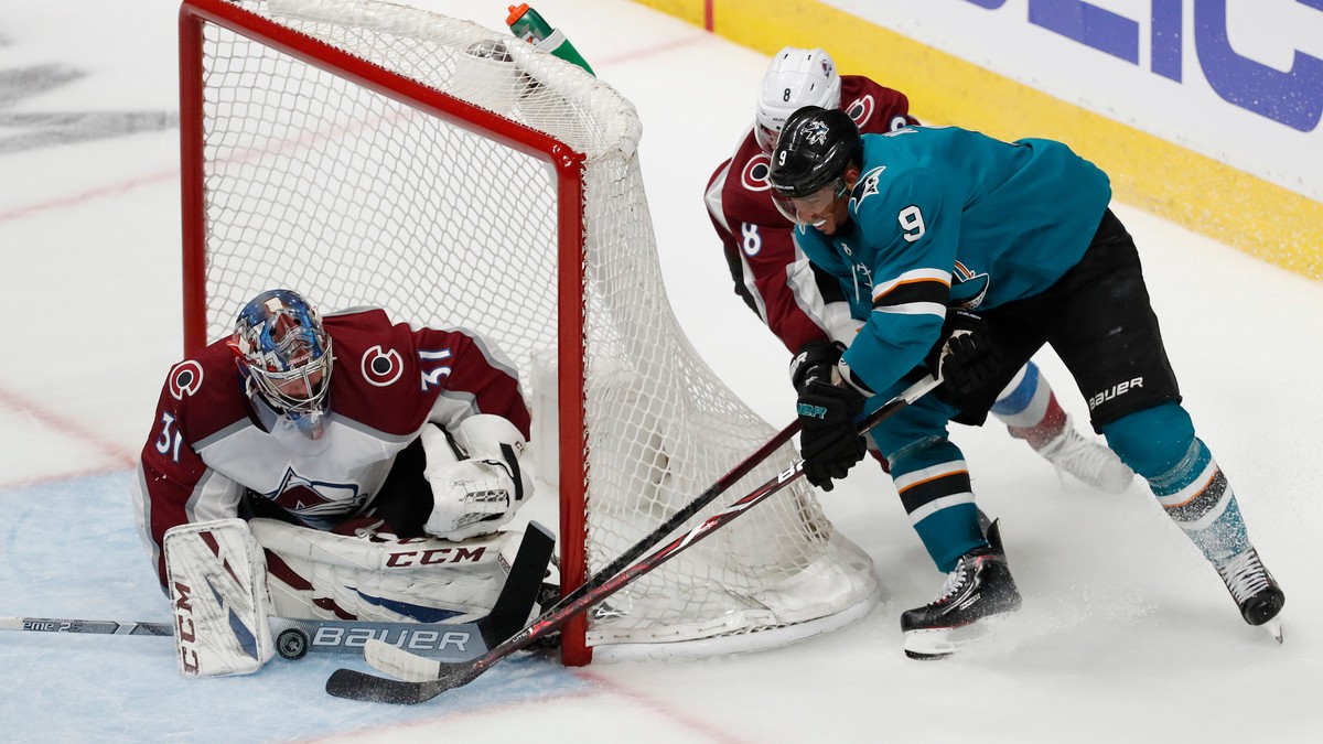 Colorado získalo späť švédskeho brankára. Vlani svojimi výkonmi ...