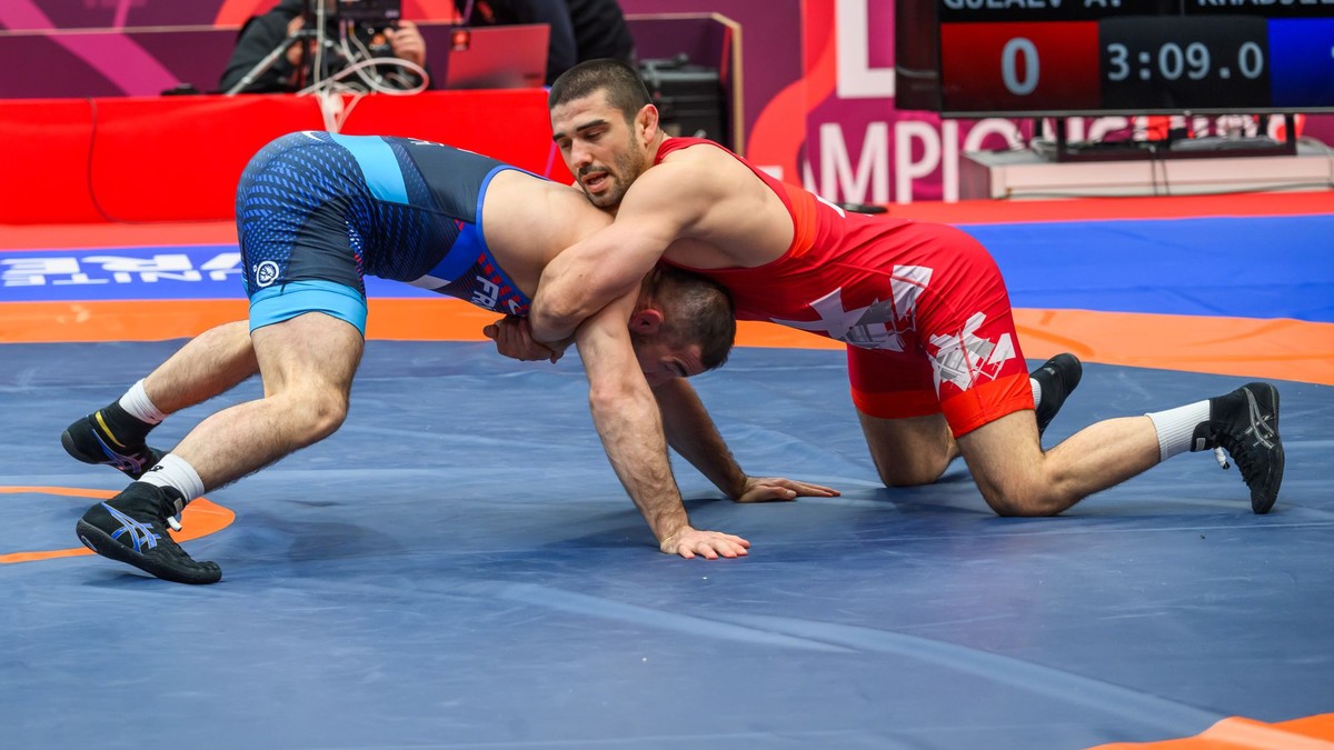 ME v zápasení 2025: Achsarbek Gulajev získal v Šamoríne bronzovú ...