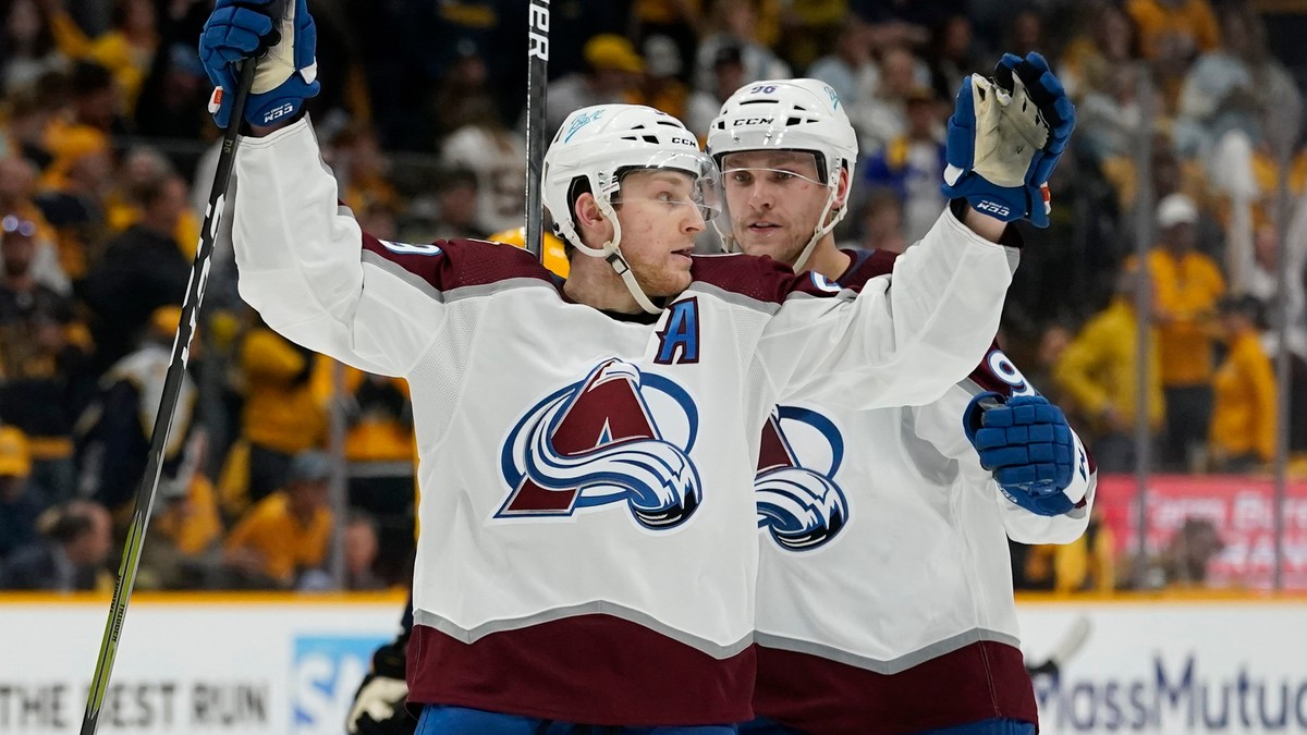 Mikko Rantanen, Linus Ullmark a Adam Fox sa stali hviezdami týždňa v ...