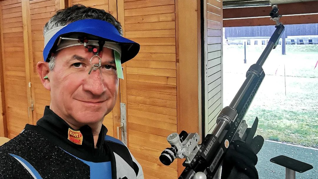 Slovinský strelec Rajmond Debevec stanovil ako 60-ročný svetový rekord ...