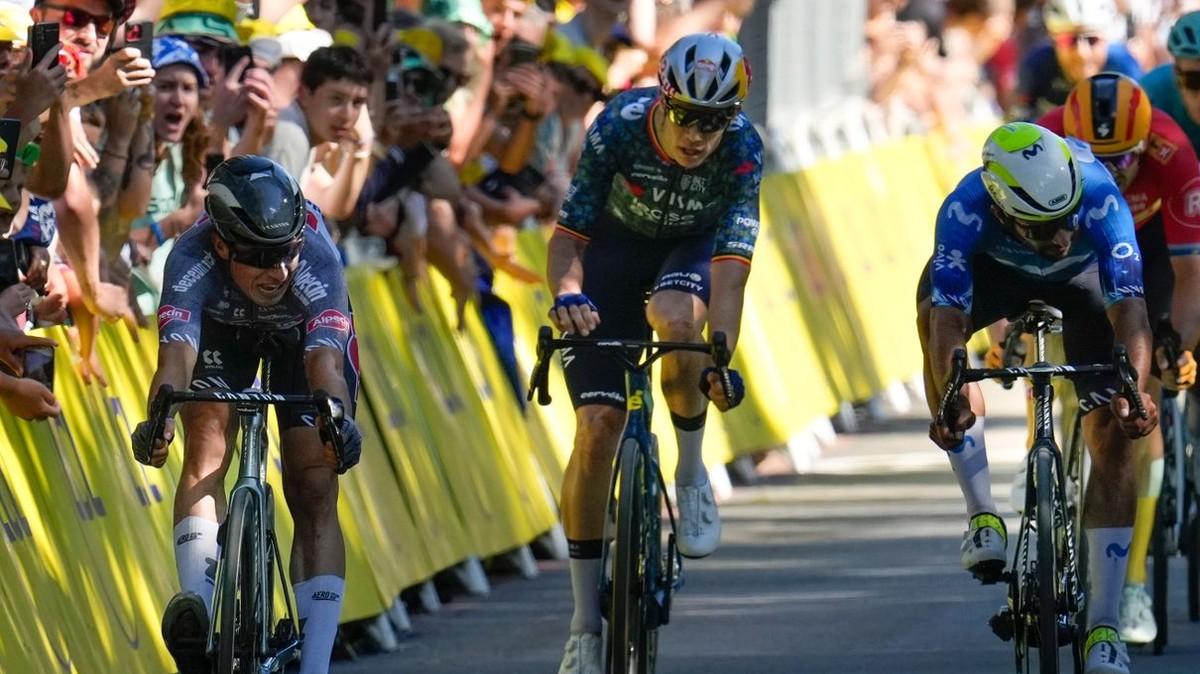 Tour de France 2024: Philipsen sa trápi, penalizáciu dostal aj ...