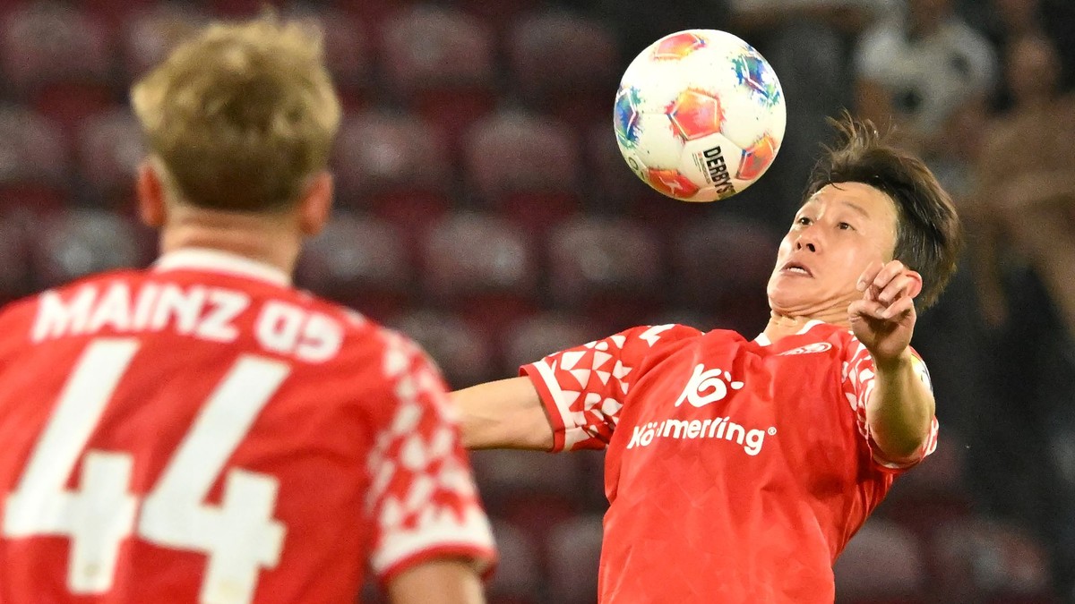 Mainz pyká za správanie fanúšikov, podmienečne mu uzavreli štadión ...
