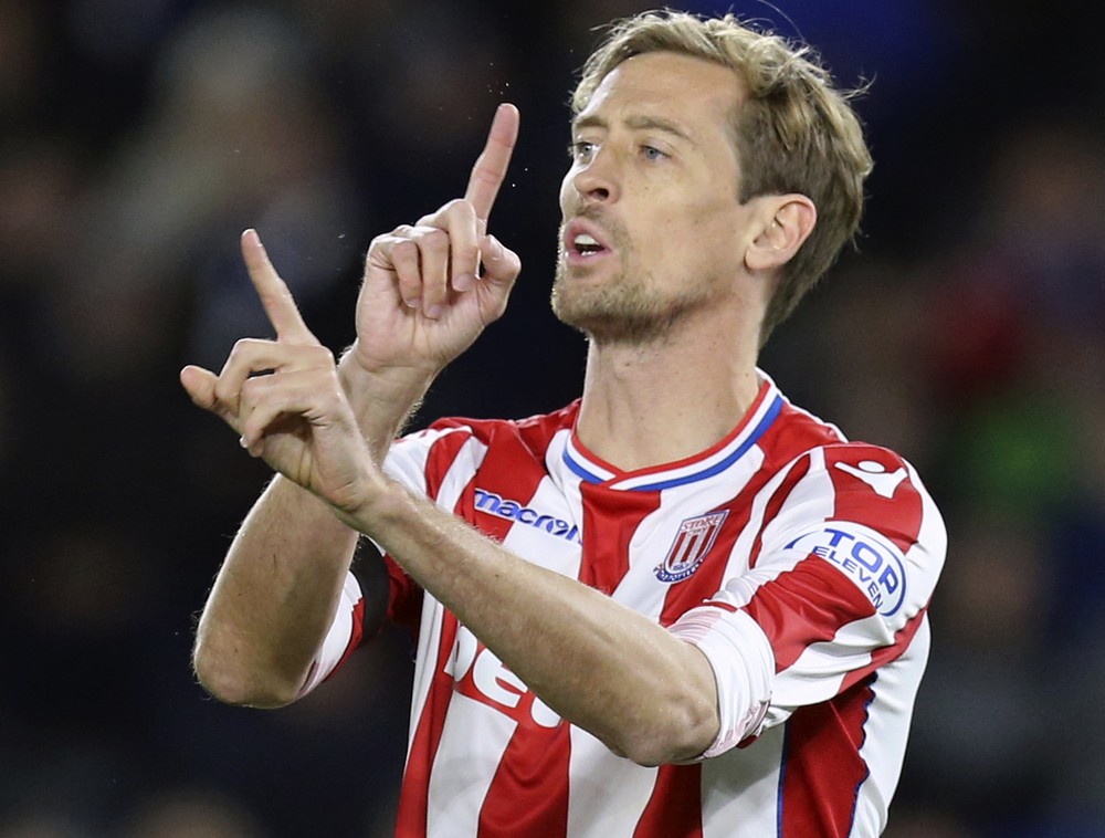 Peter Crouch prestúpil zo Stoke City do FC Burnley. | SPORTNET