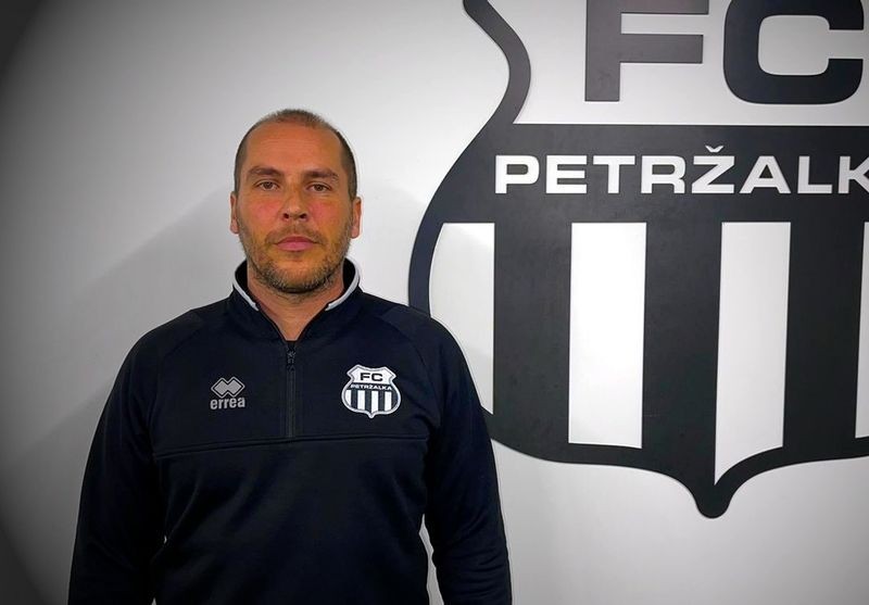 Futbal: Michal Kuruc je nový tréner FC Petržalka, v prvom zápase získal ...