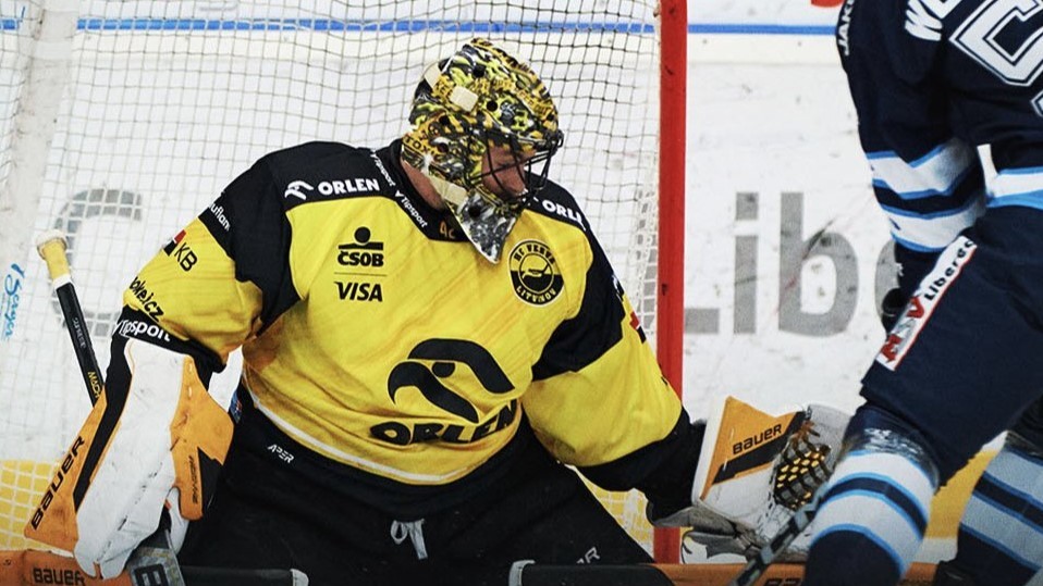 Hokej: Brankár Matej Tomek neinkasoval v Česku už skoro 150 minút ...