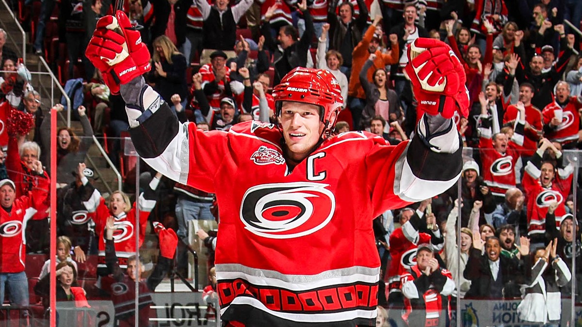 NHL: Eric Staal ukončí kariéru, v Caroline mu vyradia číslo | SPORTNET