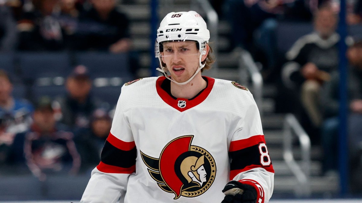 NHL: Jake Sanderson predĺžil zmluvu v Ottawe o osem rokov | SPORTNET