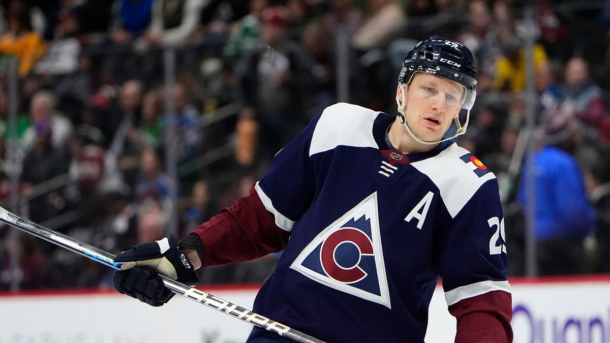 Diskusia: NHL: Nathan MacKinnon bodoval v 30. domácom zápase za sebou ...