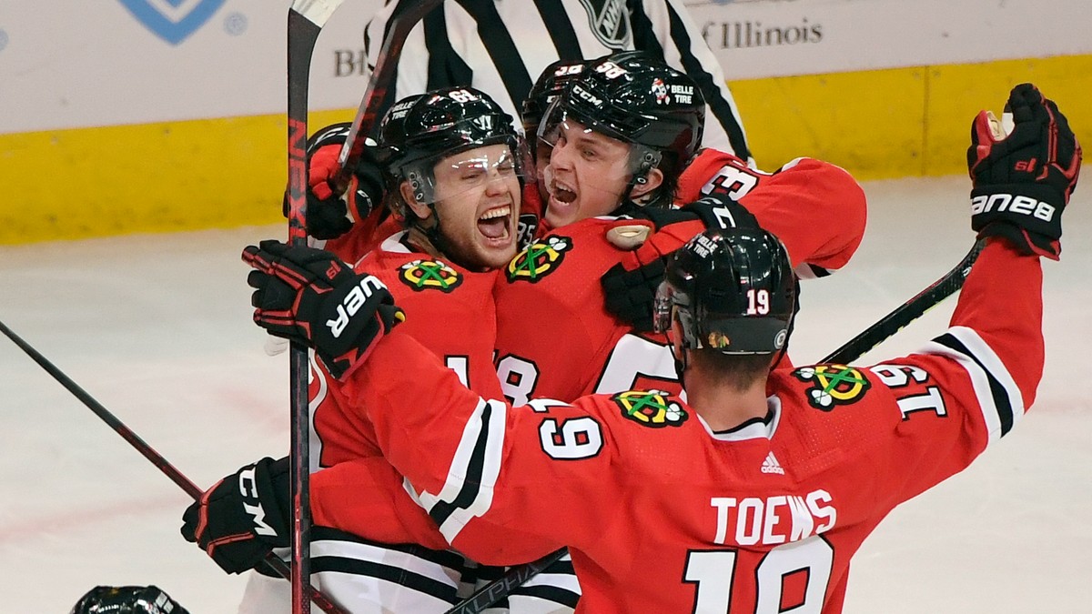 NHL: Zmluvy podpísali Ethan Del Mastro a Ryker Evans | SPORTNET