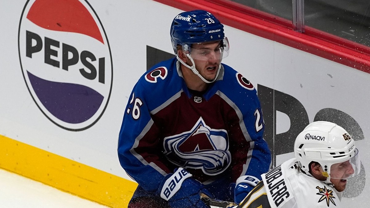 NHL: Colorado a Vancouver si vymenili obrancov, jeden je zranený | SPORTNET