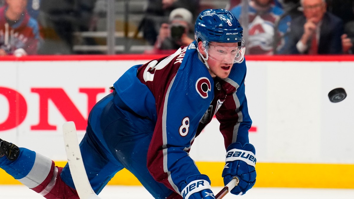 NHL: Cale Makar sa sťažuje, že ho Jeff Carter hrubo fauloval | SPORTNET