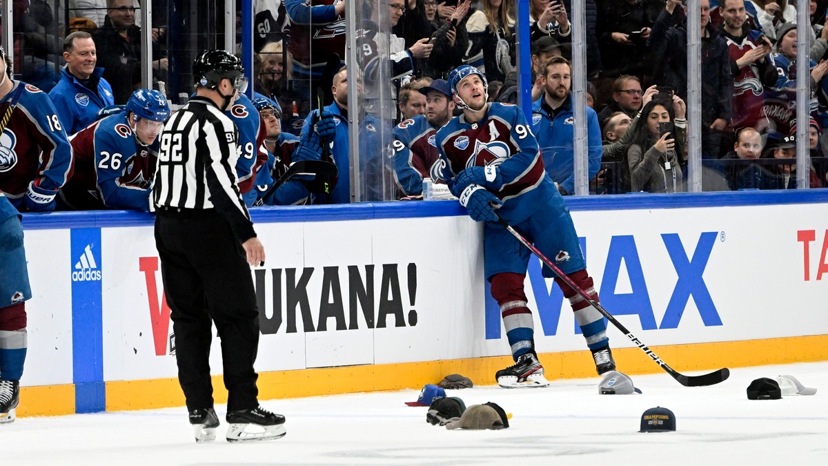 NHL - VIDEO: Rantanen strelil hetrik vo Fínsku, diváci skandovali jeho ...